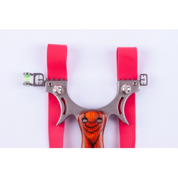 Kovový robustný prak OTT s mieridlami a vodováhou Deer 10